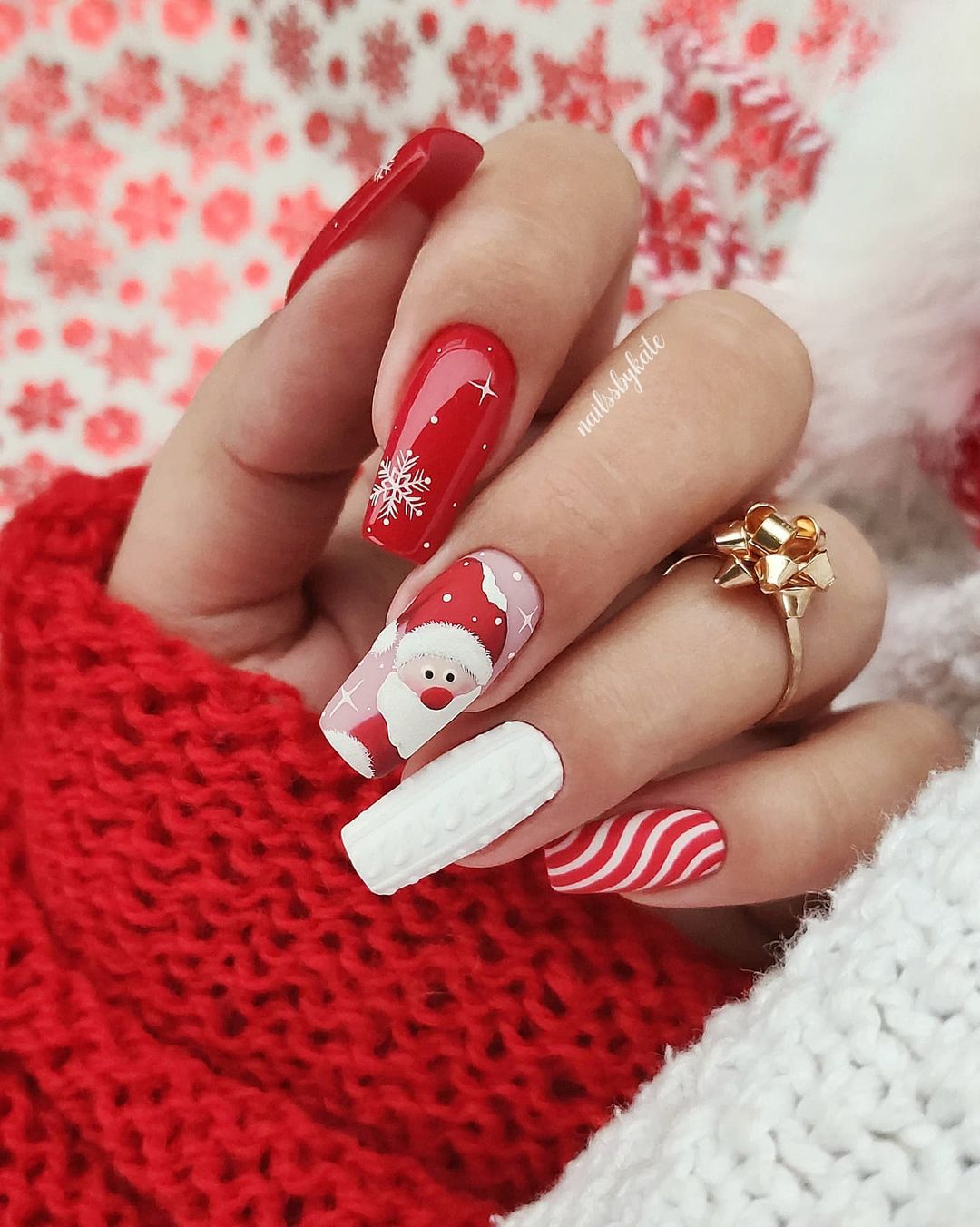 50 Christmas Nails Design Ideas for This Holiday Season - Hairstylery